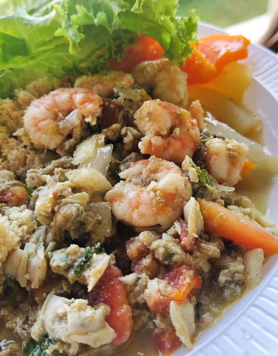 Comidas do mar: aprenda a fazer Caldeirada de chumbinho e camarão ...